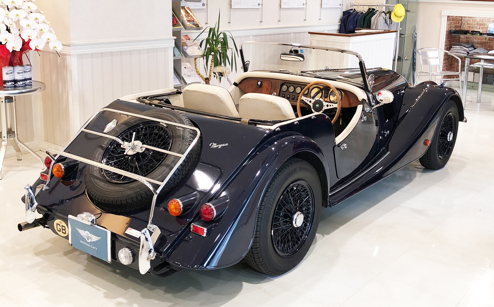 Witham Cars TOKYO にて MORGAN4/4展示中 – Witham Cars Diary